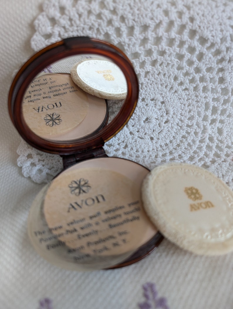 Vintage Avon Compact 1970s With Original Box. - Etsy
