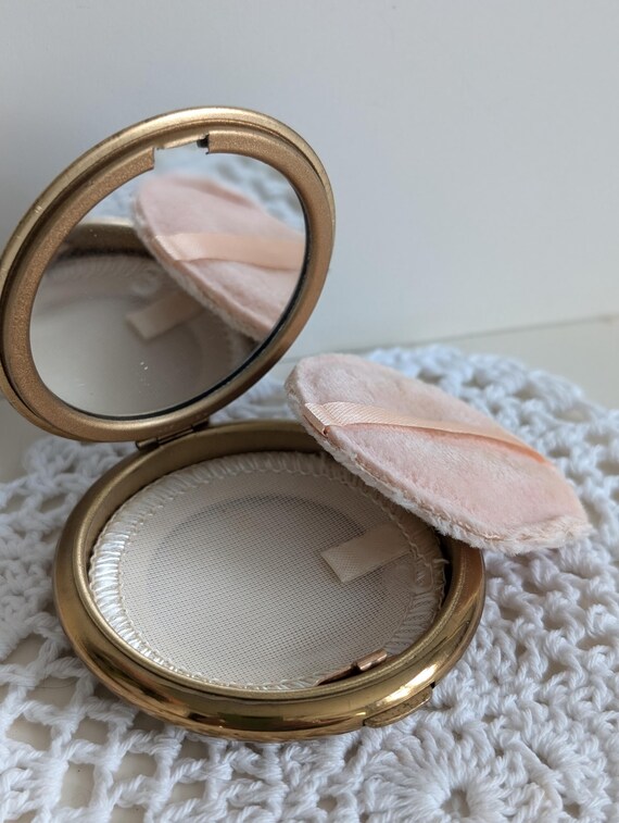 Vintage powder compact. 1950's? Black growgrain front… - Gem