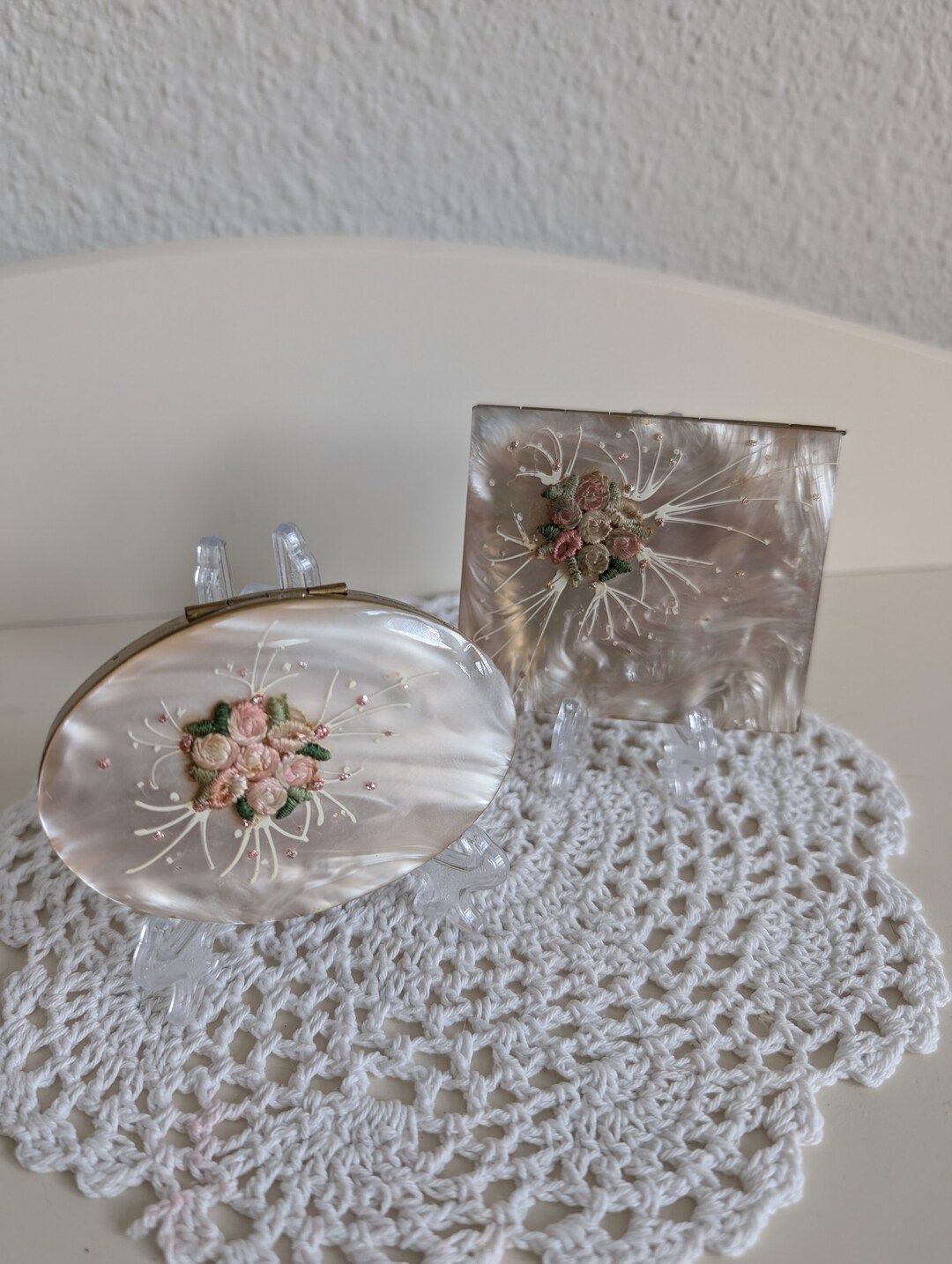 Vintage Mother of Pearl/pink Embroidery Powder Compacts. Set of 2 ...