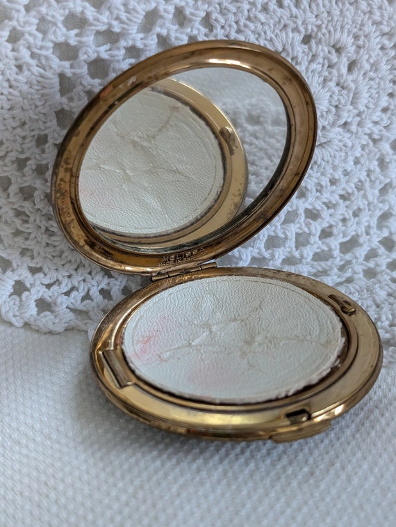 Vintage brass Melissa compact. 1950s Made in Englan… - Gem