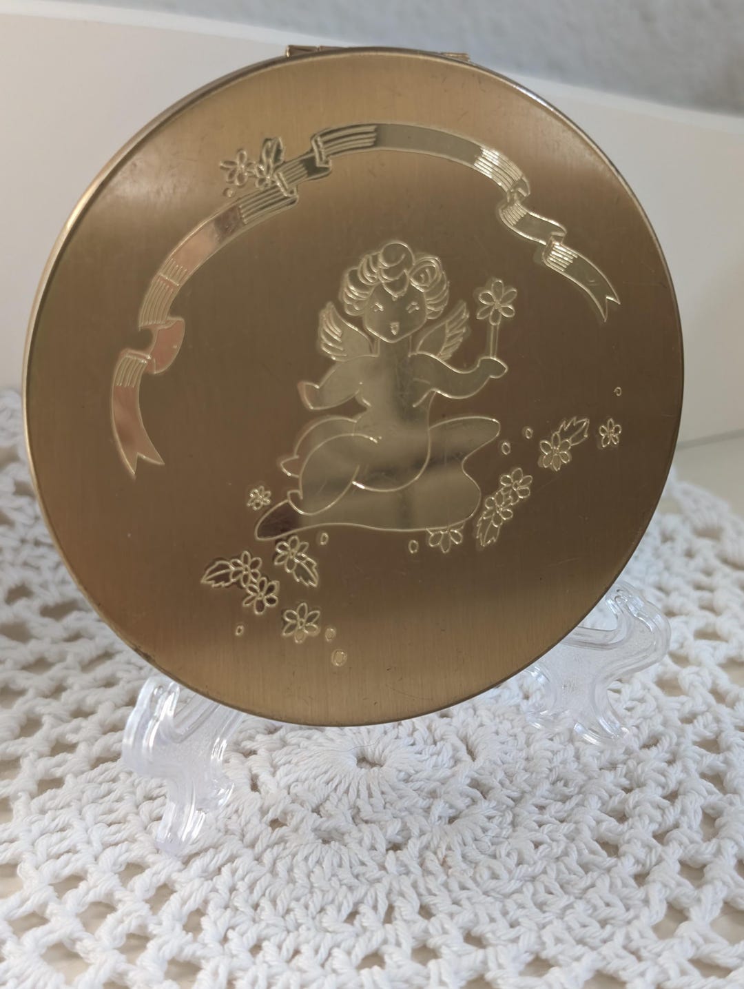 Vintage Wadsworth cherub Powder Compact 1950's. - Etsy