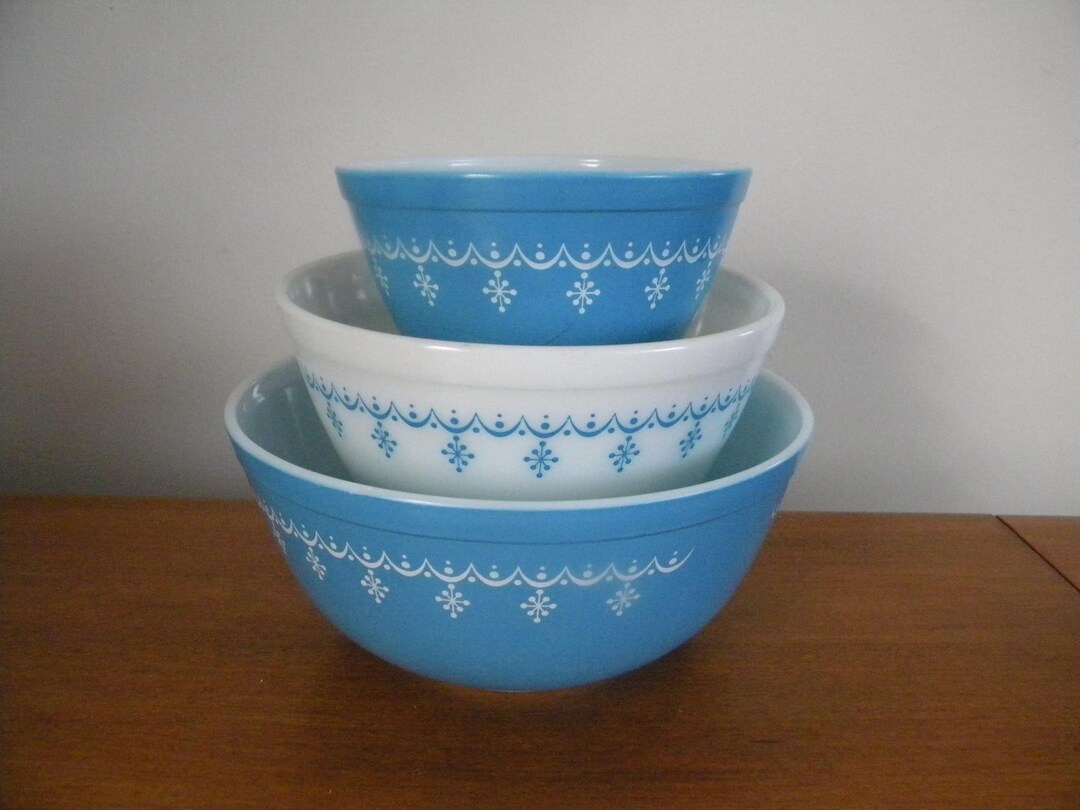 Vintage Pyrex Blue Garland Snowflake Mixing Bowl Set 401 402 403 - Etsy