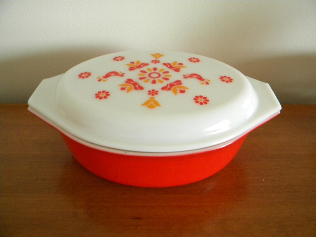 Vintage Pyrex Friendship Casserole: Red Baking Dish With Opal Lid USA ...