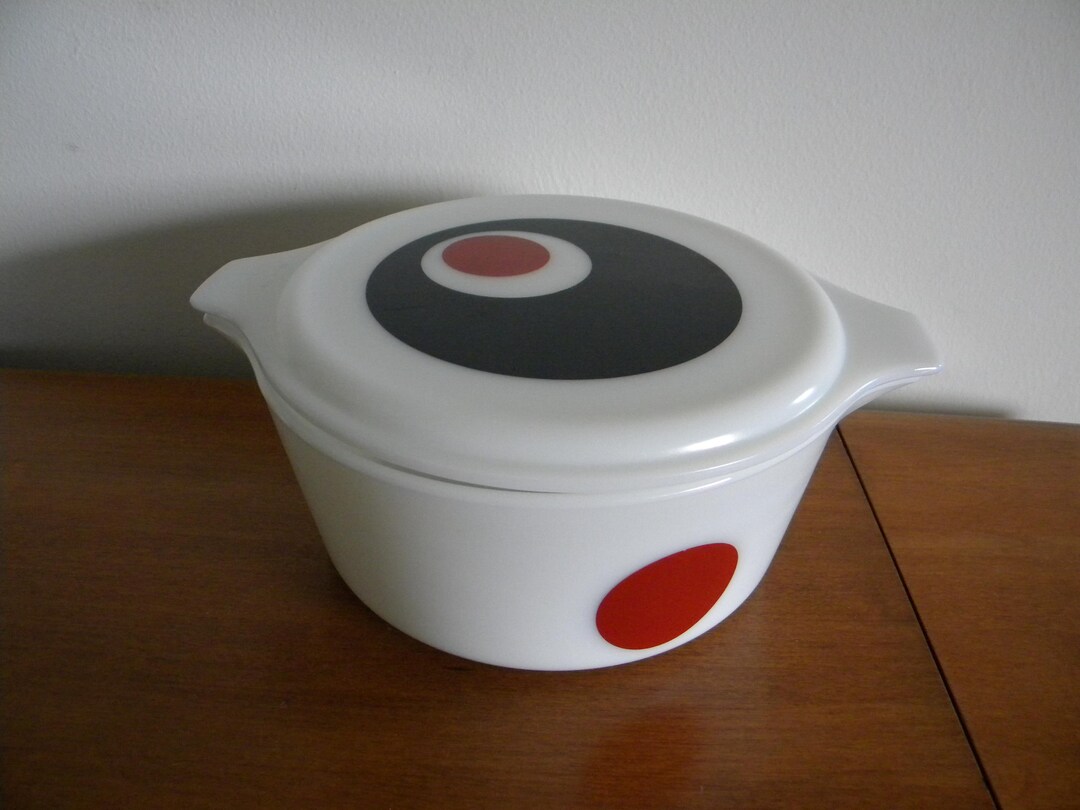 Vintage Pyrex Moon Deco Casserole Dish: Red Black Dot, 2 Qt W/ Lid ...