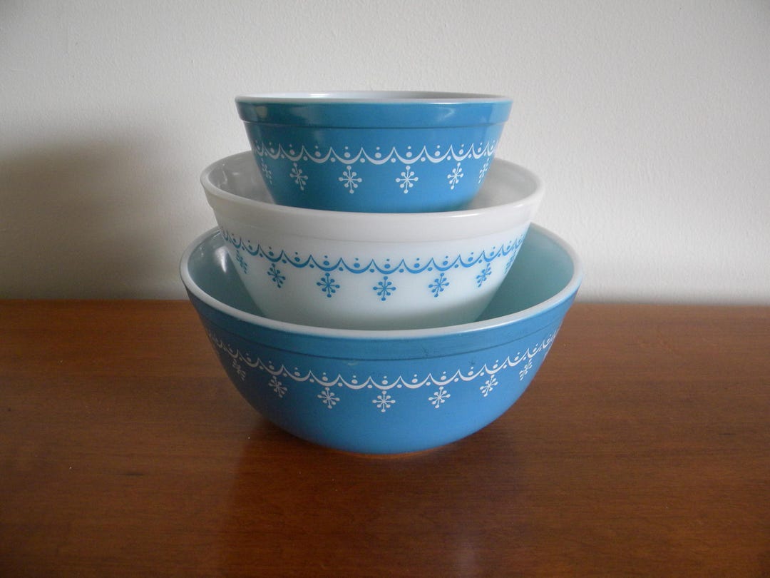 Vintage Pyrex Blue Garland Snowflake Mixing Bowl Set 401 402 403 - Etsy