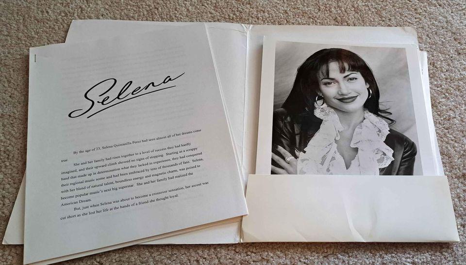 Selena Official Movie Press Kit-complete, With Selena 10th Anniversary ...