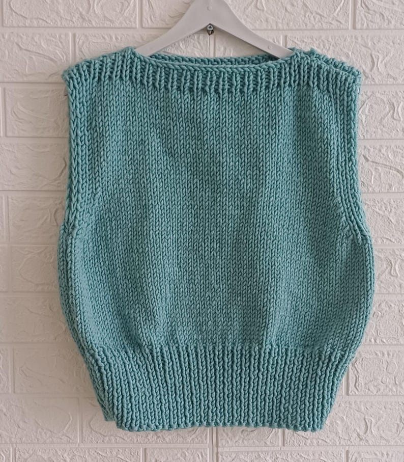 Vest Knitting Pattern: Beginner and Easy Knit Chunky Sleeveless Top ...