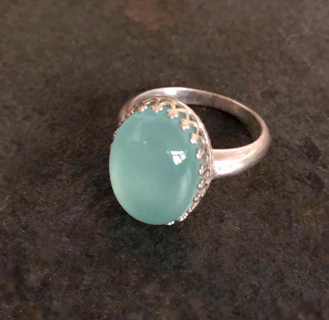 Anillo de plata de ley con hermoso azul caribeño calcedonia cabujón en ...