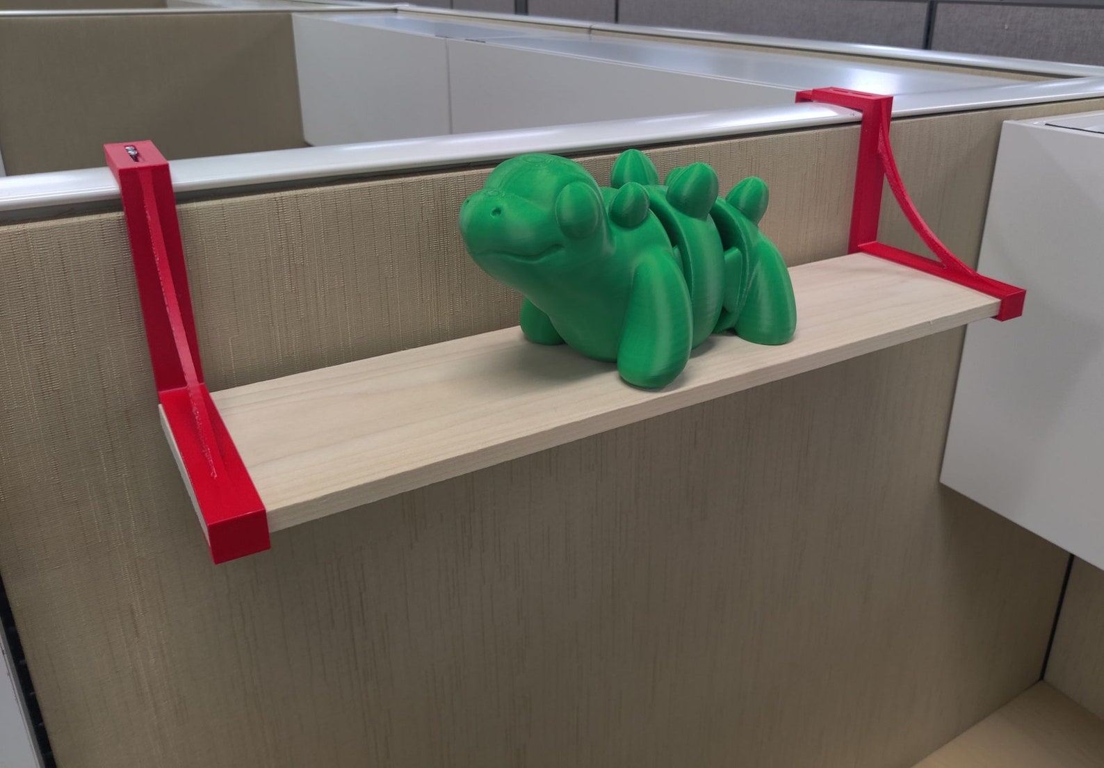 2 1/4" to 3 1/4" Wall Cubicle Shelf Brackets, PLA Plastic [brackets ...
