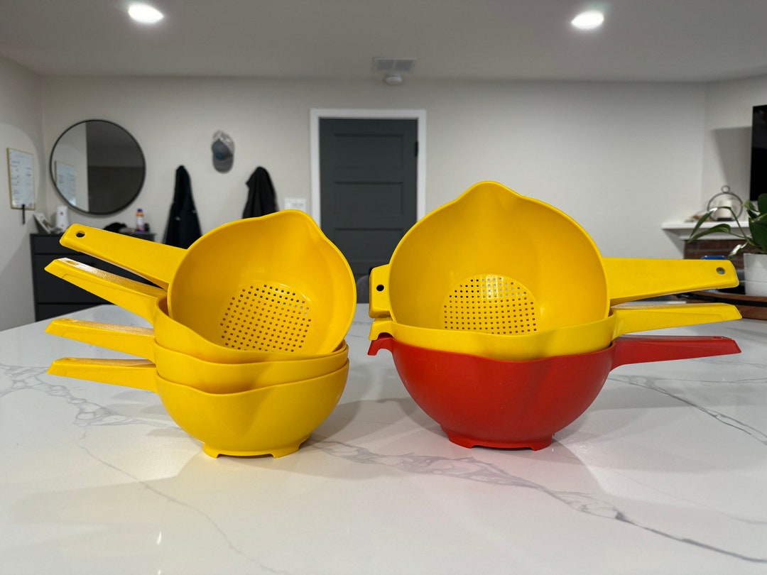 Vintage Tupperware Colander / Strainer 1523, 2qt Strainer in Yellow and ...
