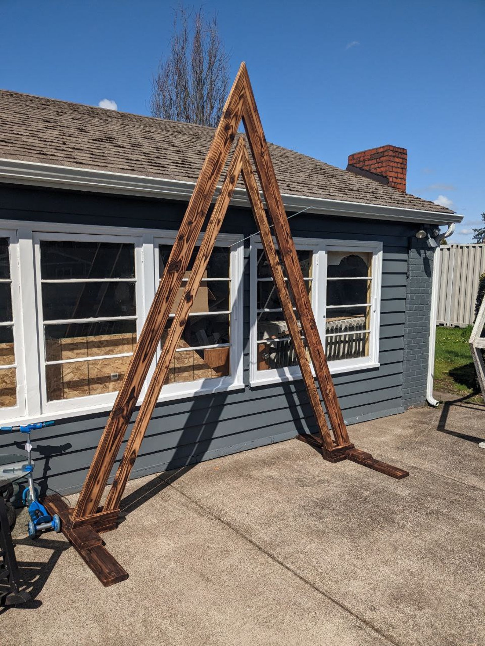 Portable Wooden Triangle Wedding Arbor | DIY Plans for Ceremony Arch ...