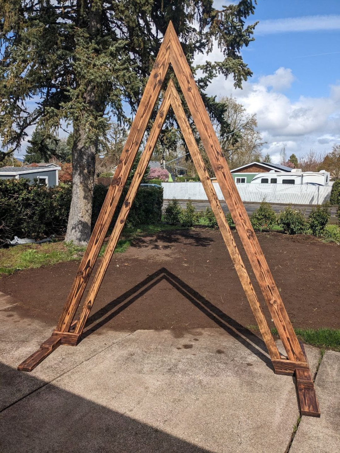 Portable Wooden Triangle Wedding Arbor | DIY Plans for Ceremony Arch ...