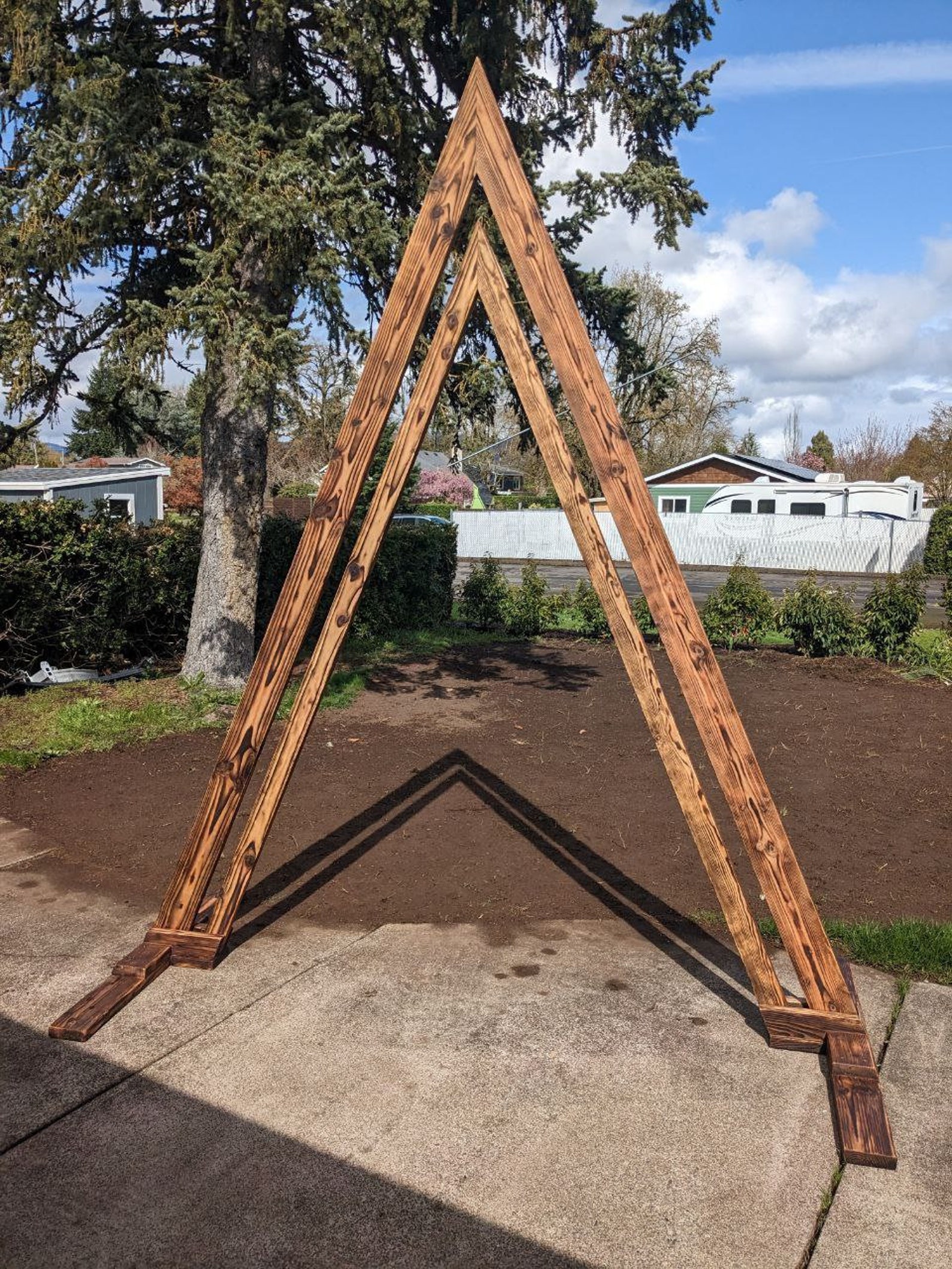 Portable Wooden Triangle Wedding Arbor | DIY Plans for Ceremony Arch ...