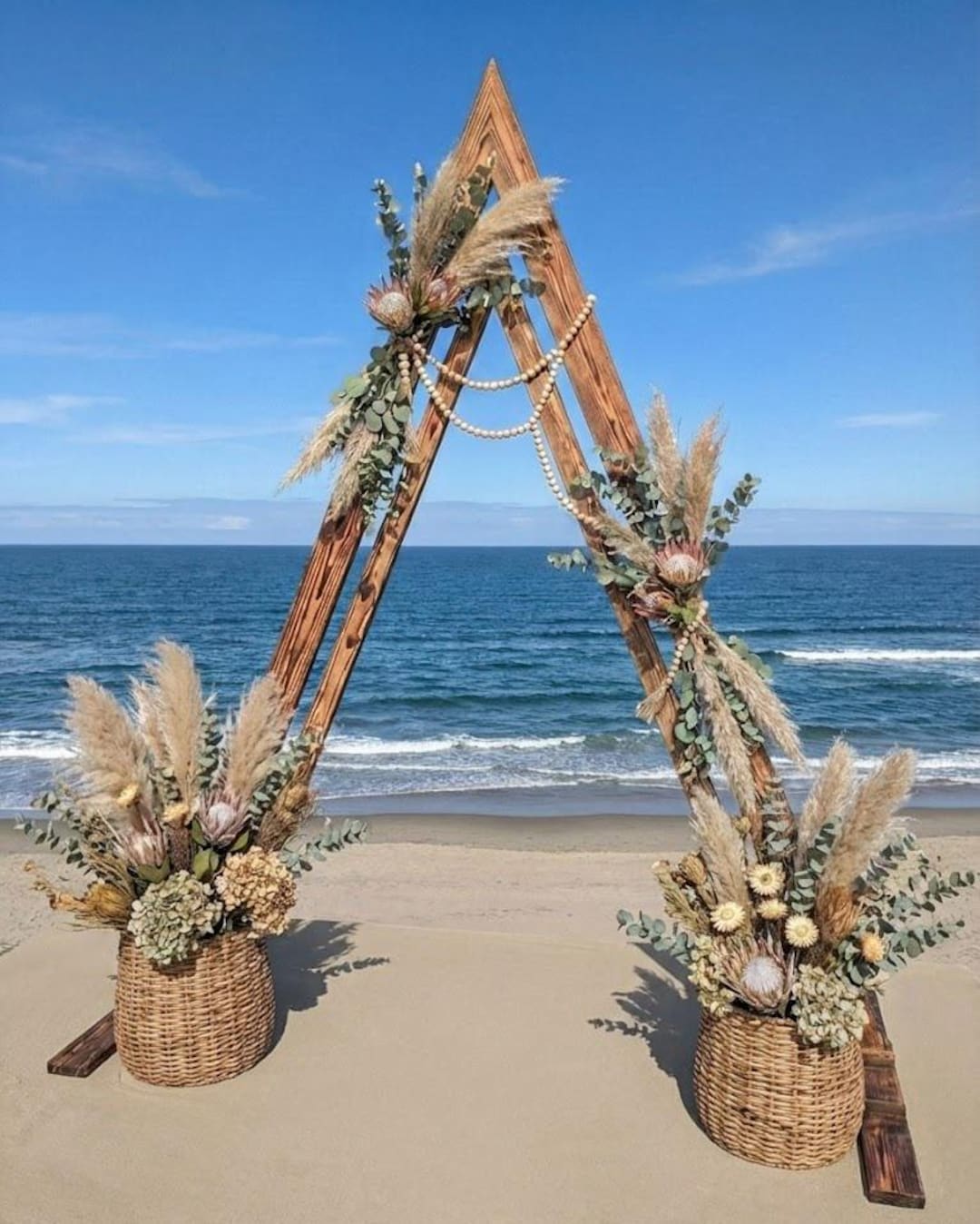 Portable Wooden Triangle Wedding Arbor | DIY Plans for Ceremony Arch ...