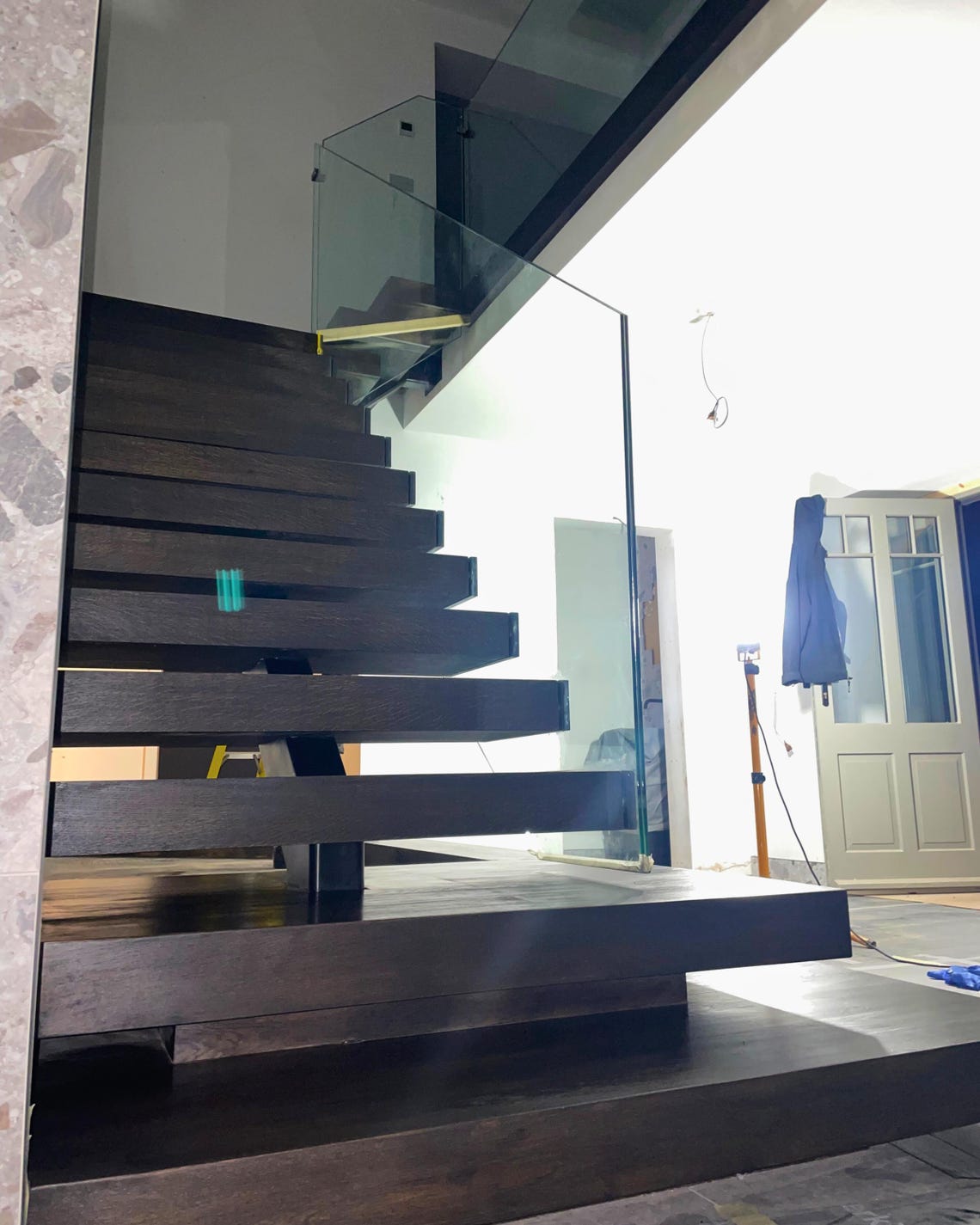 Central Spine Staircase Design / Modern Staircase - Steel & Oak Stairs ...