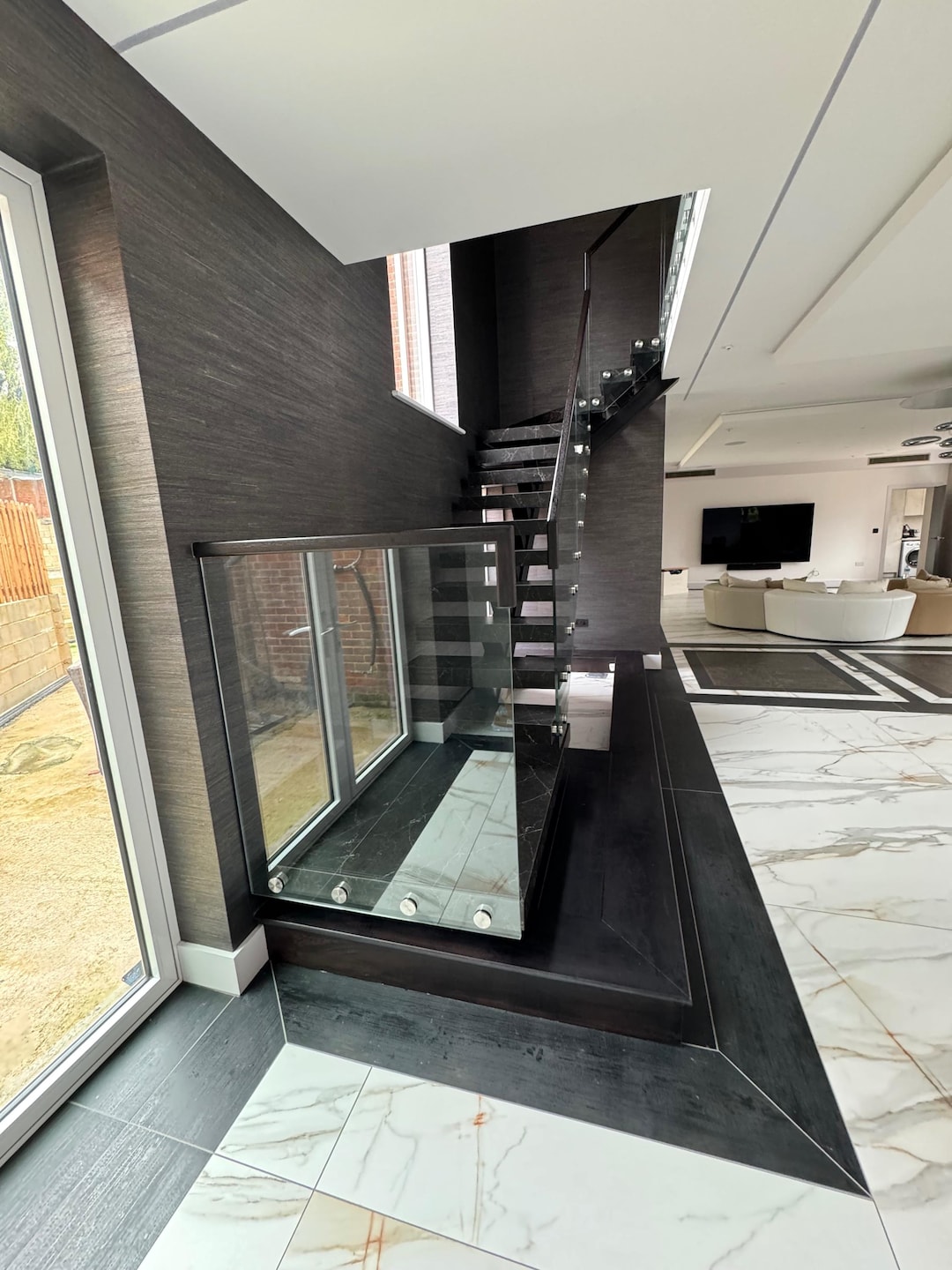 L-shaped Central Spine Staircase Design - Modern Stairs - Steel & Oak ...