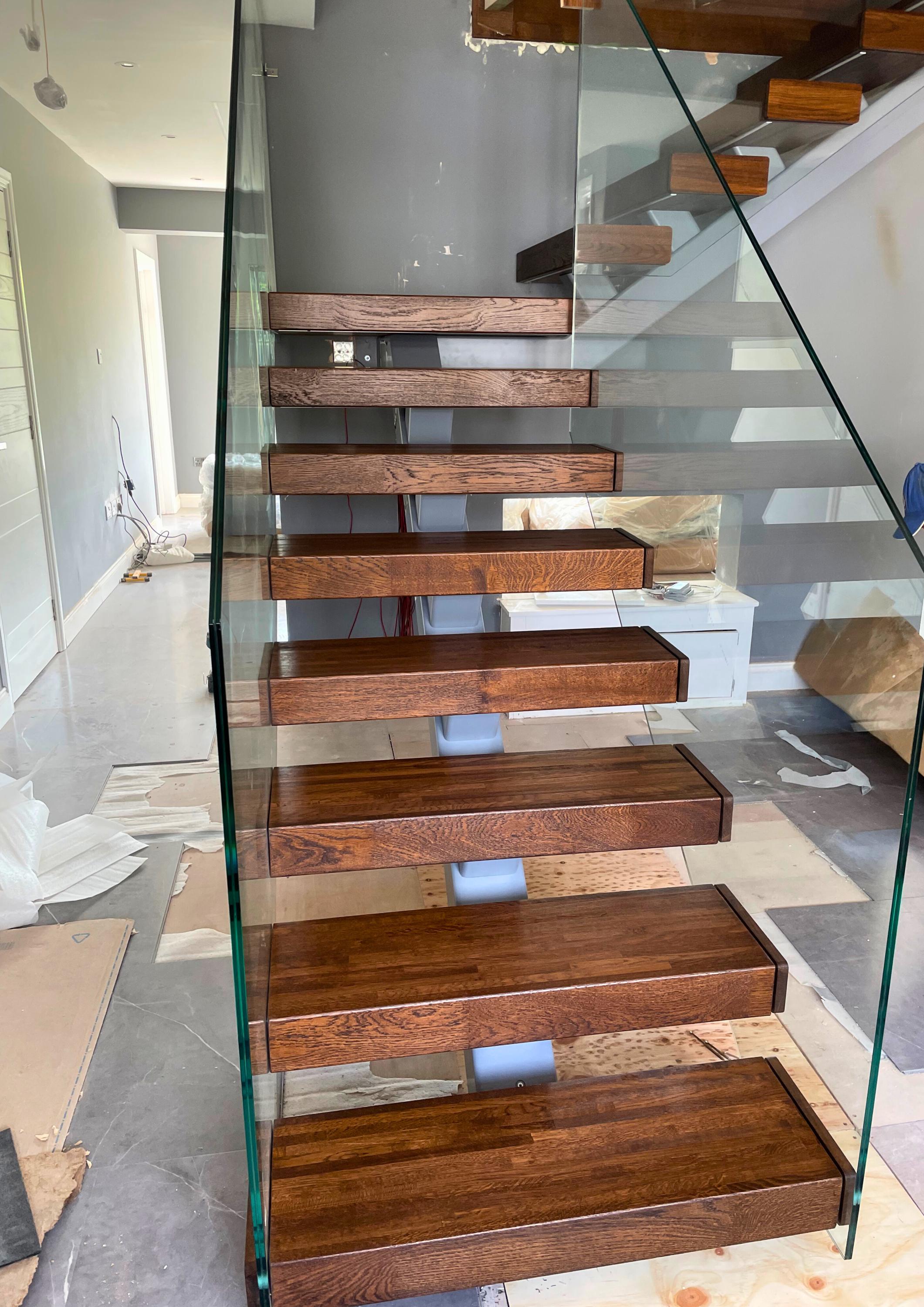 Central Spine Staircase Design / Modern Staircase - Steel & Oak Stairs ...