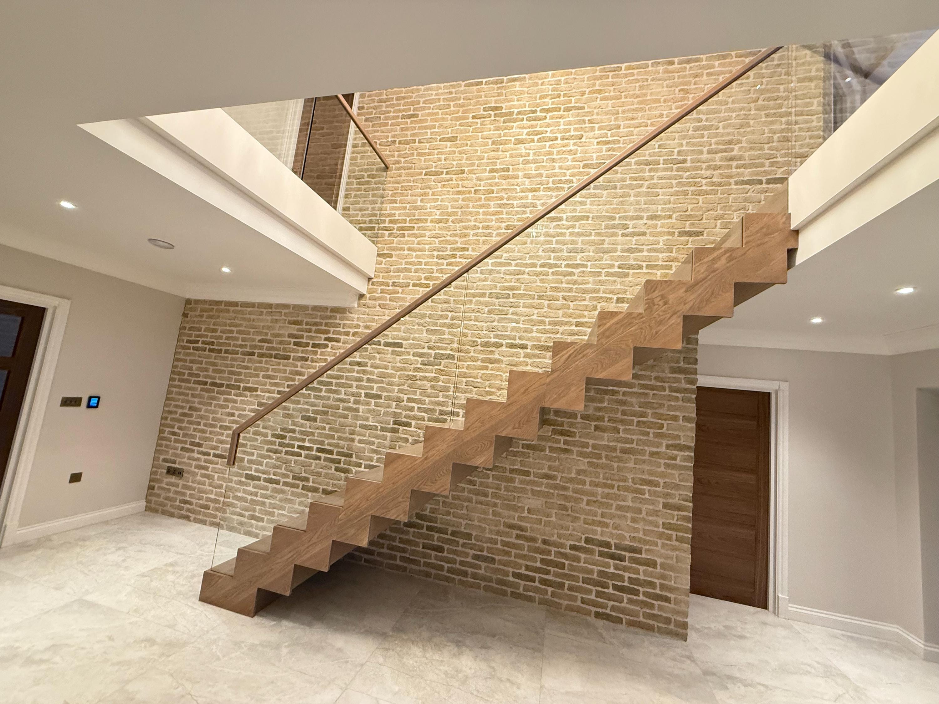 Closed Tread Staircase Design / Modern Staircase - Steel & Oak Stairs ...