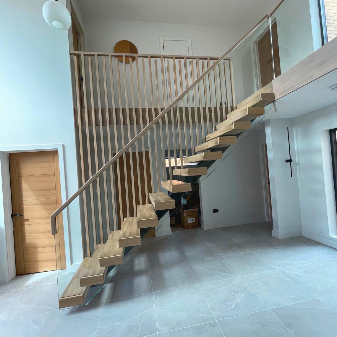 Central Spine Staircase Design / Modern Staircase - Steel & Oak Stairs ...