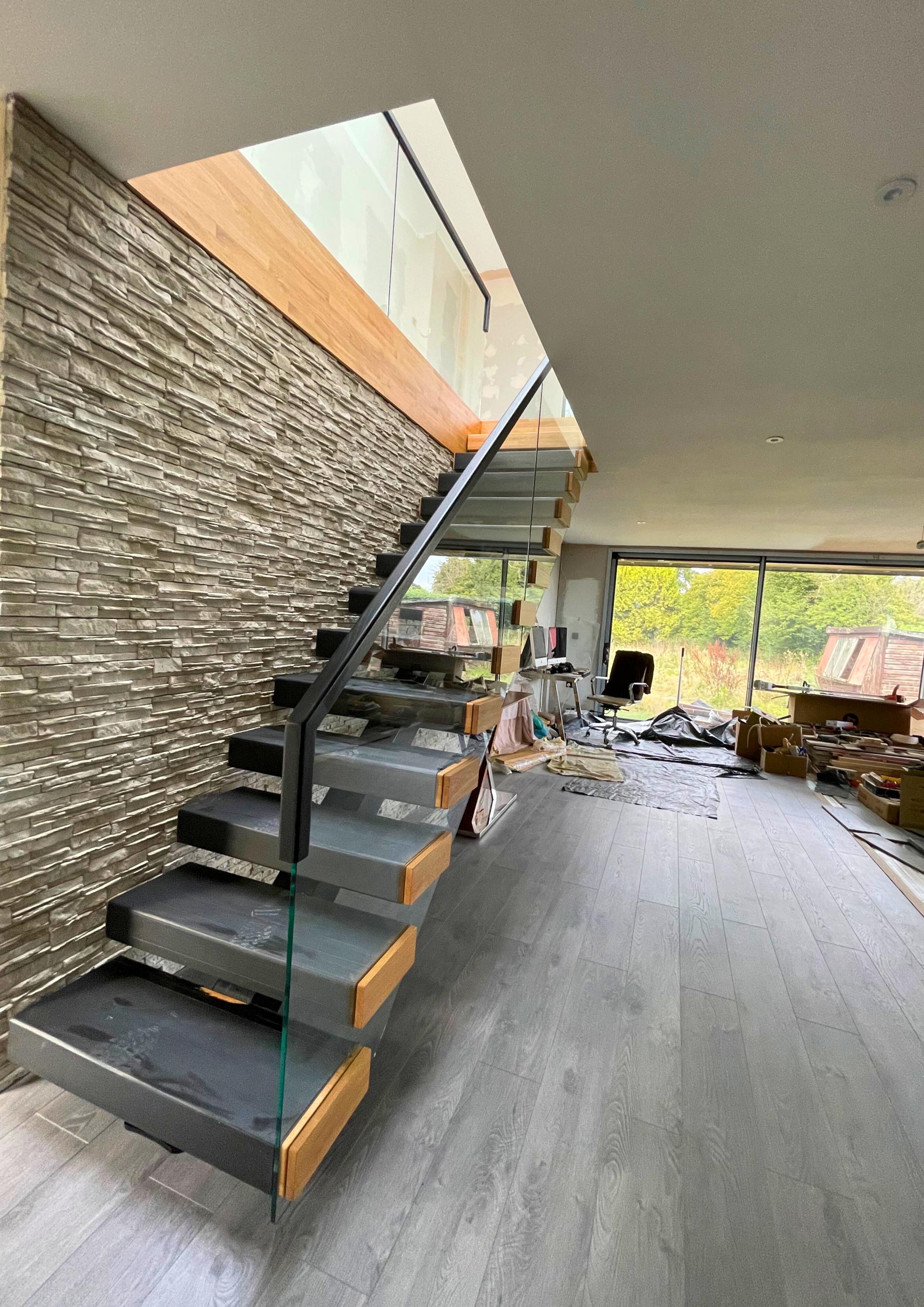 Central Spine Staircase Design / Modern Staircase - Steel & Oak Stairs ...