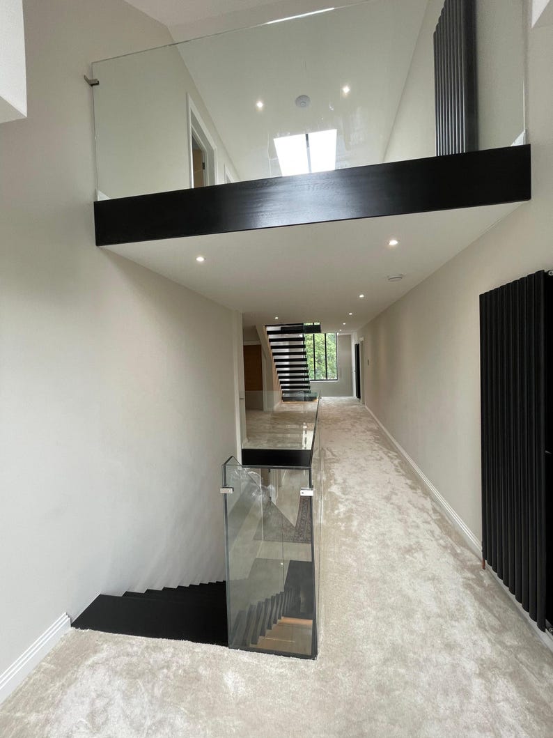 Floating / Cantilever Stairs, Oak Treads & Glass Balustrade, Led Lights ...