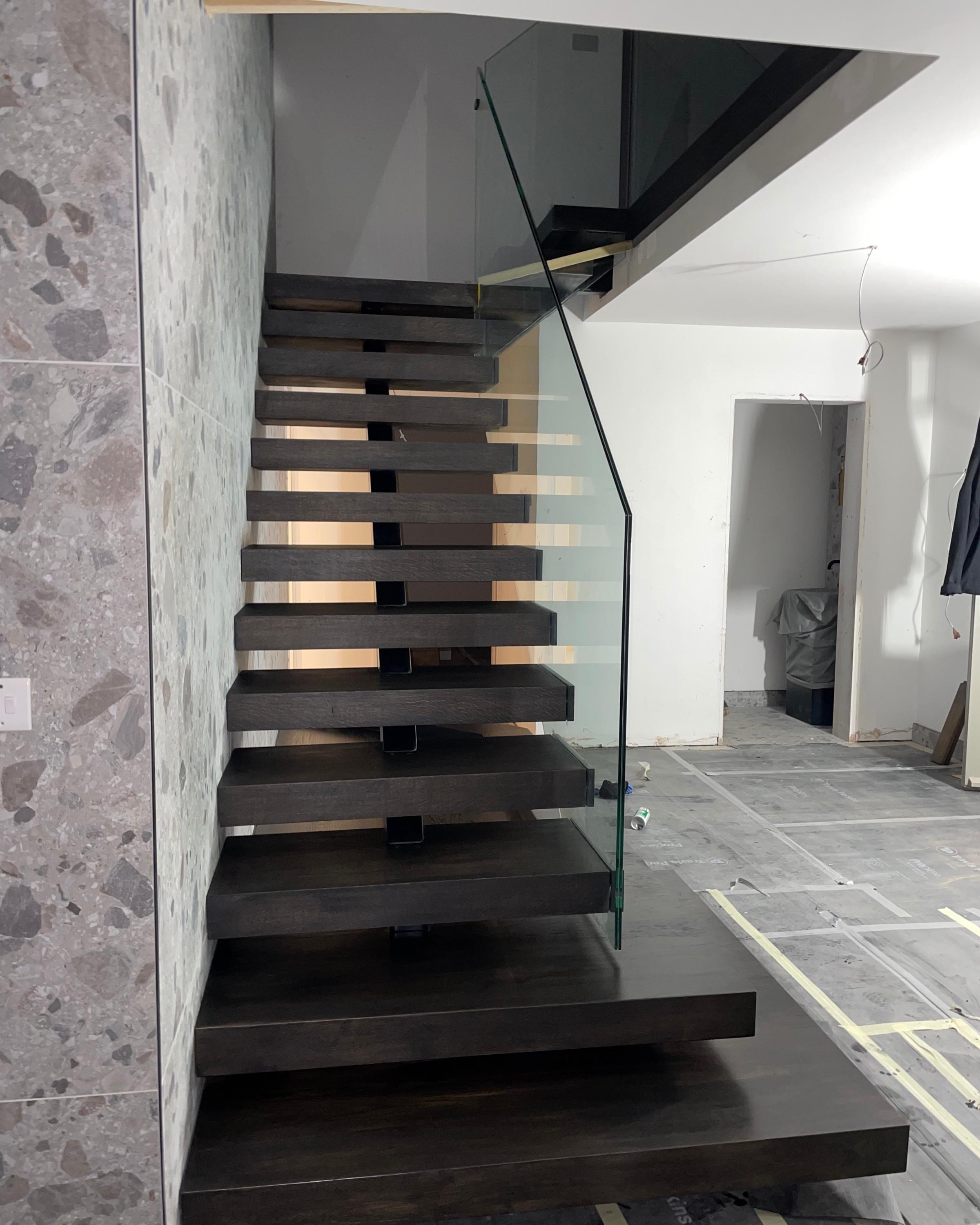 Central Spine Staircase Design / Modern Staircase - Steel & Oak Stairs ...