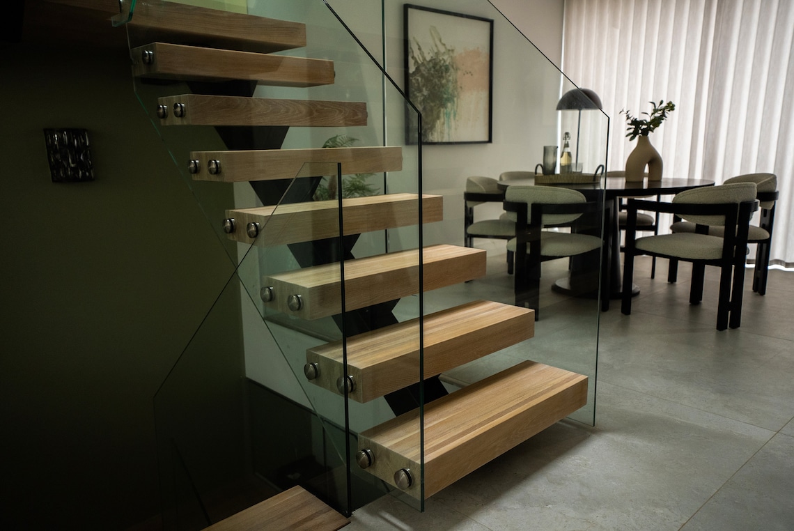 Central Spine Staircase Design / U-shaped Stairs - Modern Stairs ...