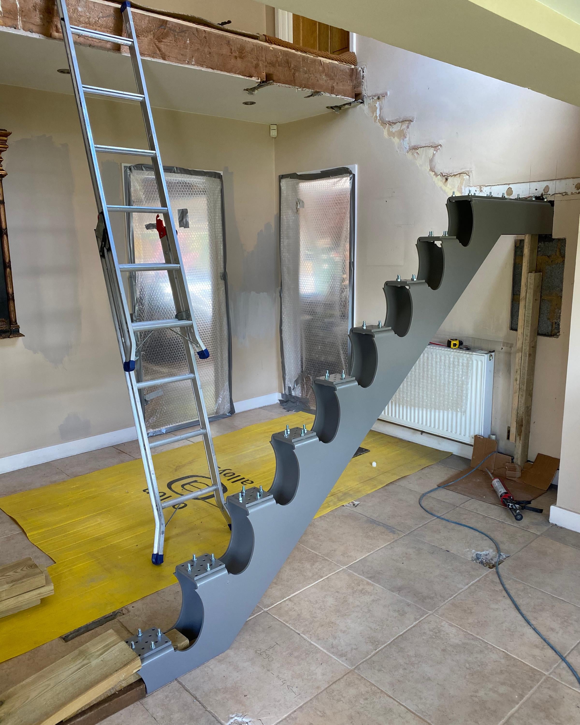 Central Spine Staircase Design / L-shaped Stairs - Modern Stairs ...