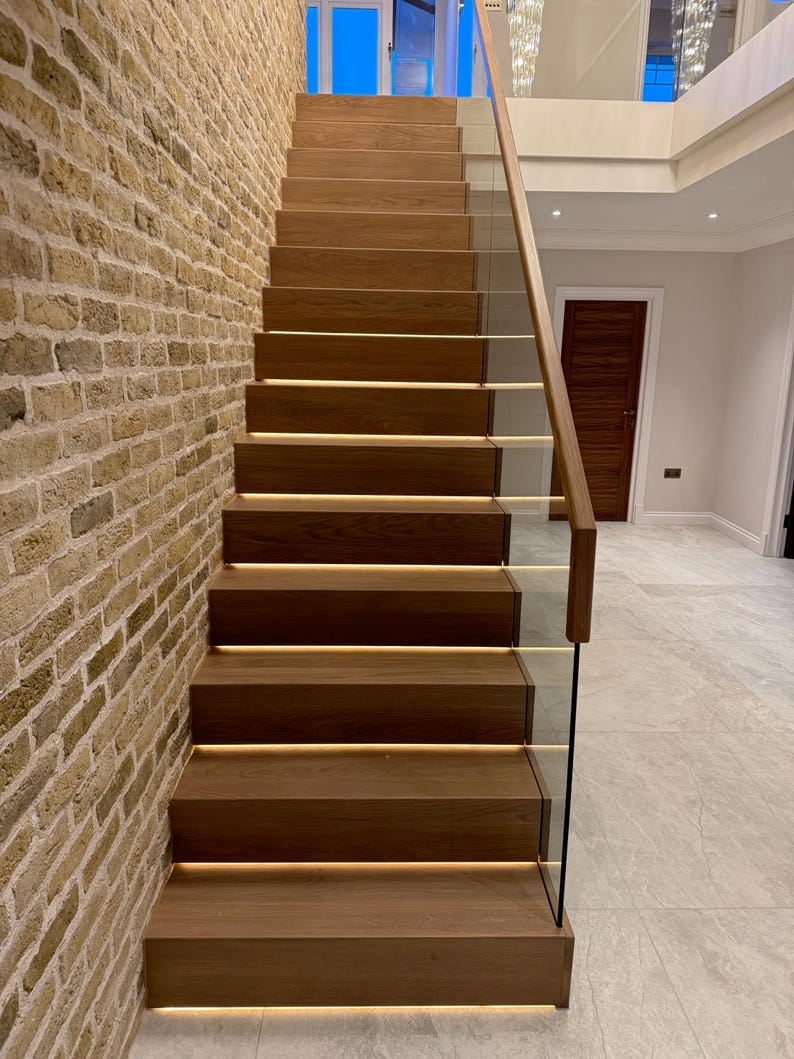 Closed Tread Staircase Design / Modern Staircase - Steel & Oak Stairs ...