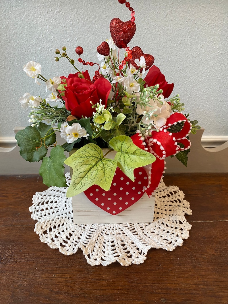 Valentine Heart Roses Arrangement Farmhouse Centerpiece - Etsy