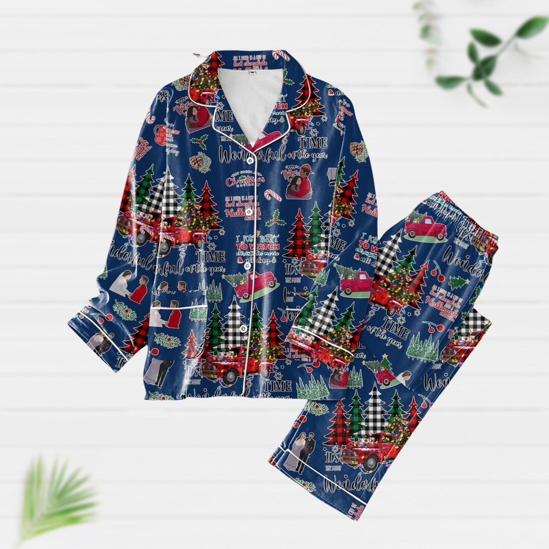 It's A Wonderful Life Movie Pajamas Set, Lasso the Moon Xmas Pajamas ...