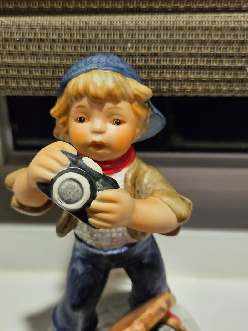 Hummel Goebel Today's Children 6 Boy Camera Photograph Shutterbug 10 ...