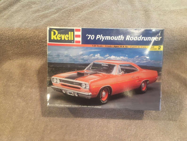 Vintage REVELL 70 PLYMOUTH ROADRUNNER Car Model 85-2980 1/25 Scale. 100 ...