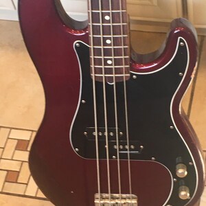 Vintage FENDER PRECISION BASS - Standard Bass (2001-2006) Excellent ...