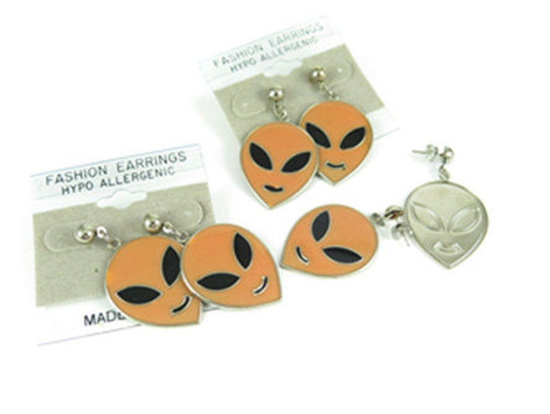 Vintage Light Orange / Peach Alien Head Earrings / Pendants 1 - Etsy