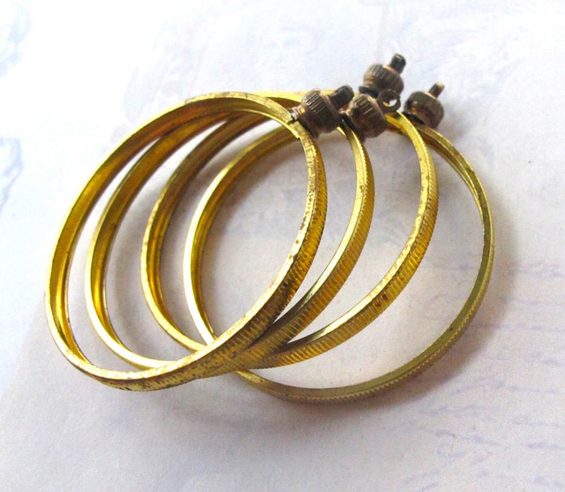 Brass Coin Holder Pendants (4X) (V267) - Etsy