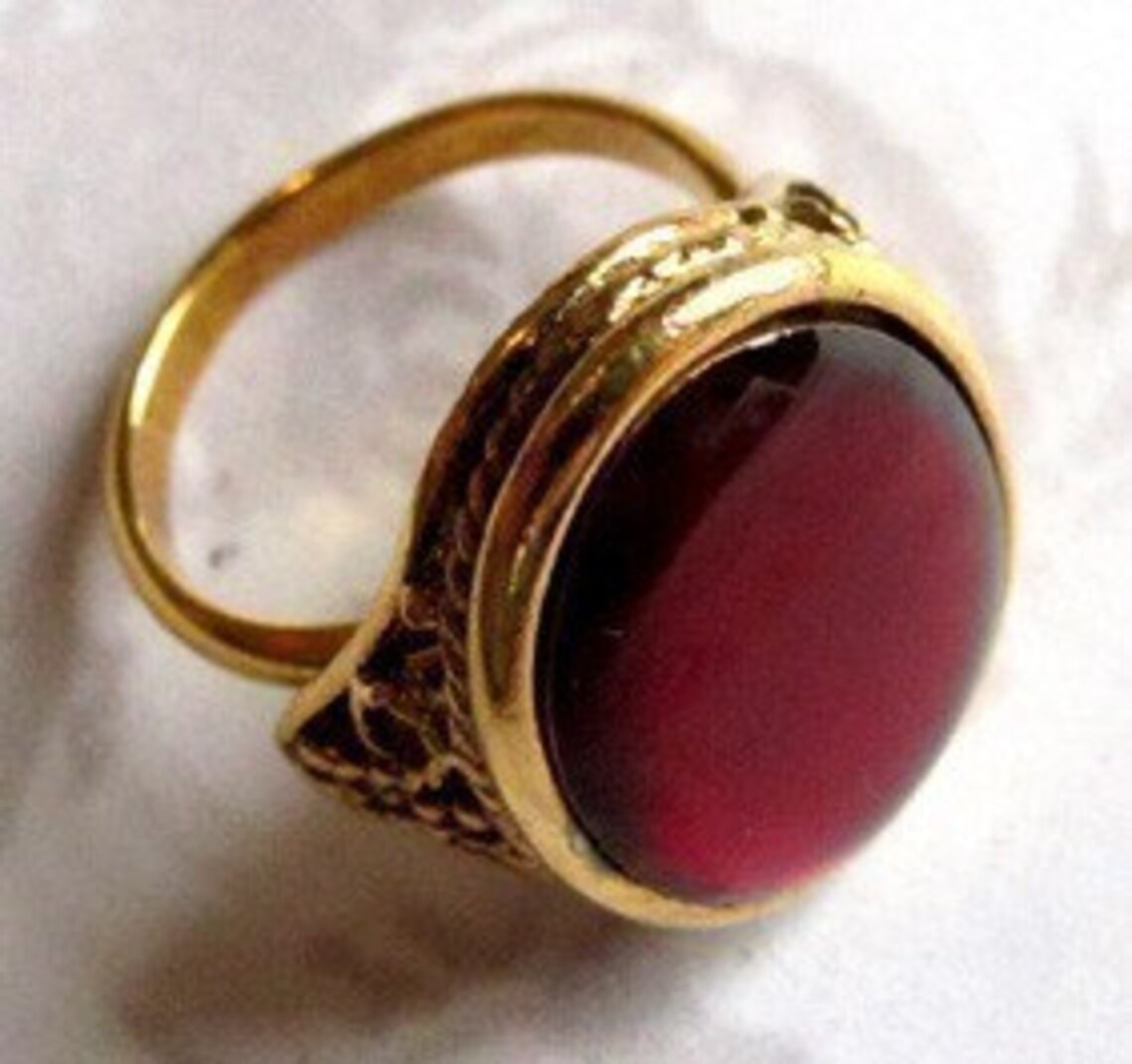 Vintage Gold Plated Ruby Red Resin Ring 1x J540 - Etsy