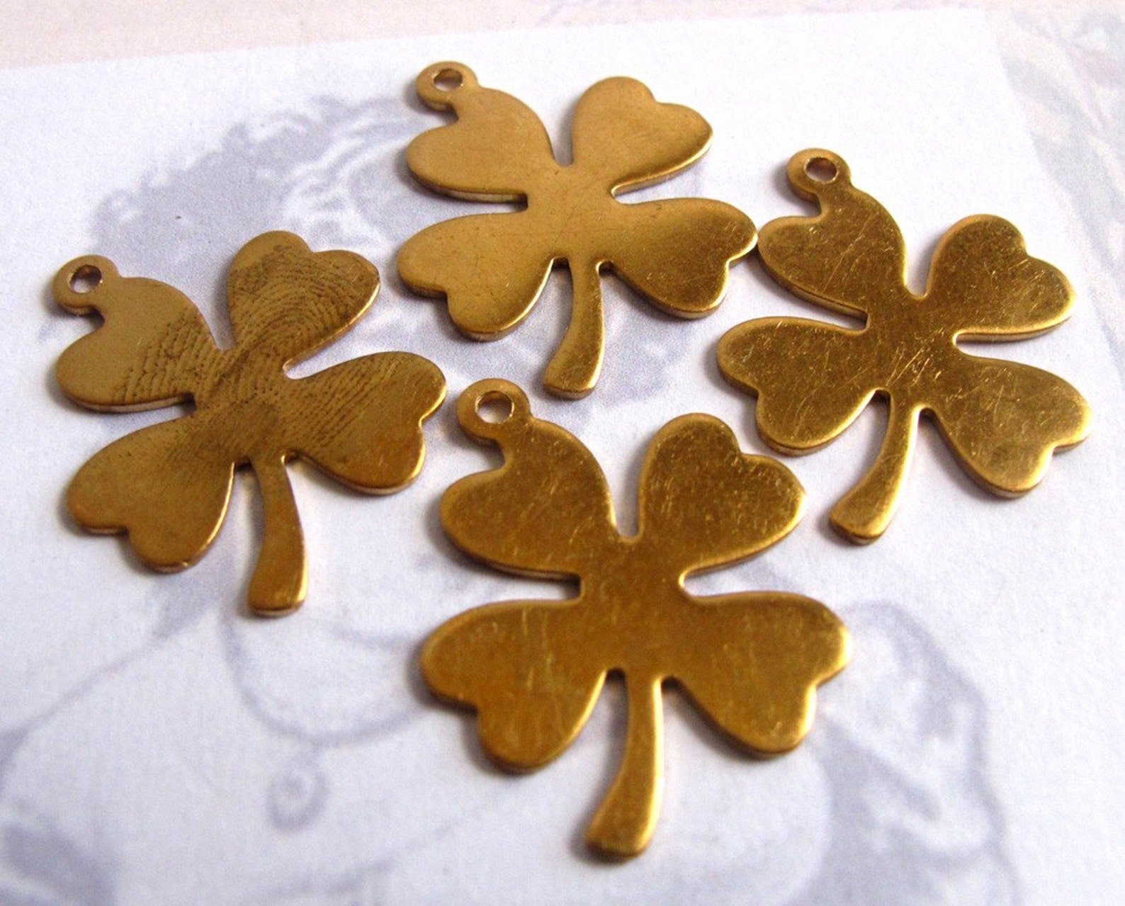 Raw Brass 4 Leaf Clover Engraving Charm (6X) (M640) - Etsy