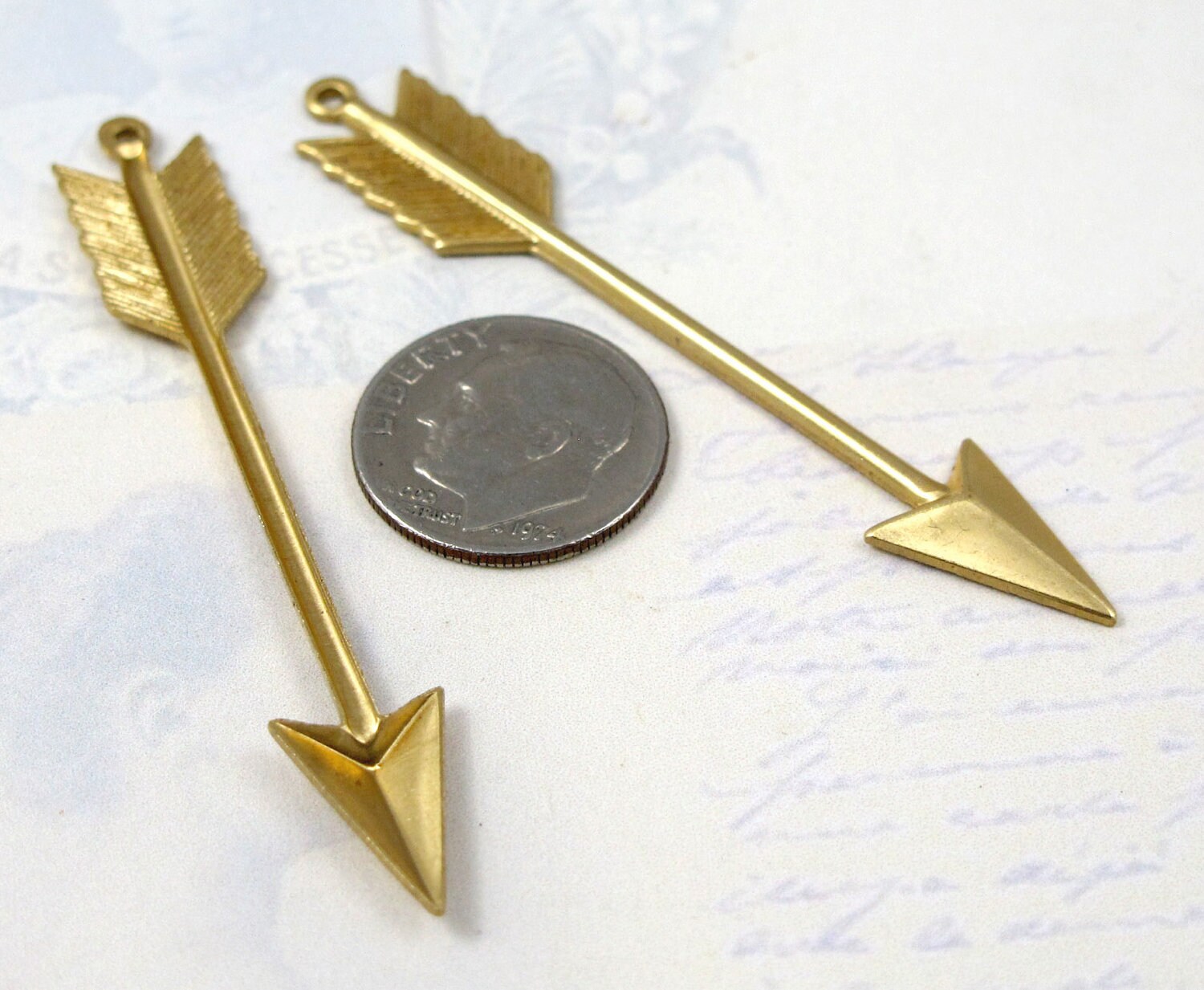 Brass Arrow Pendants (2x) (M798-A) - Etsy