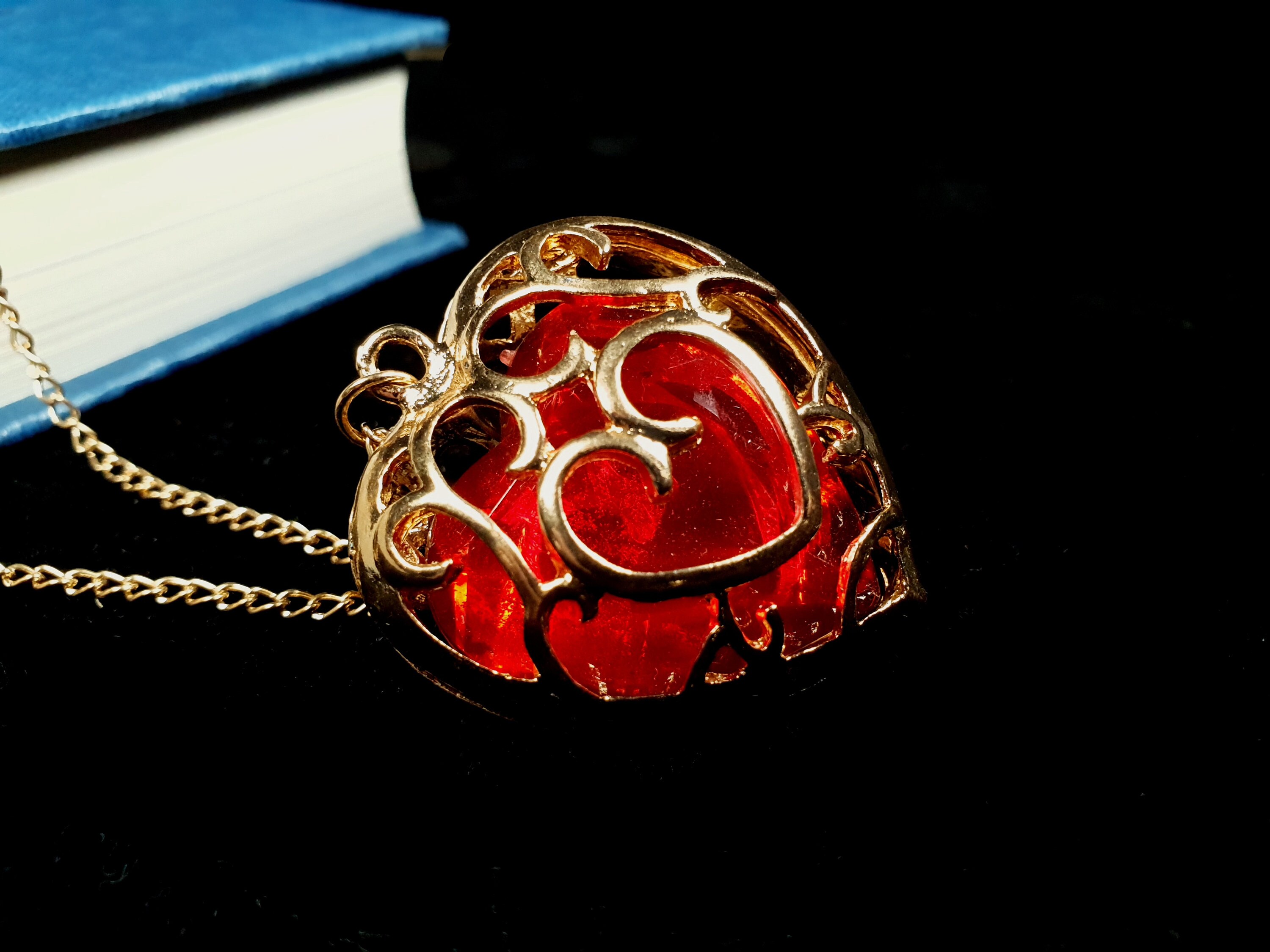 The Legend of Zelda Heart Container Necklace / Botw Red Heart Necklace ...