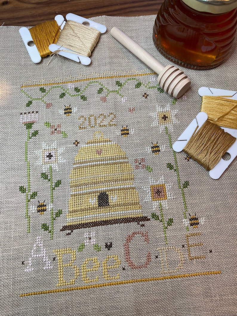 A Bee C Cross Stitch Pattern PDF - Etsy