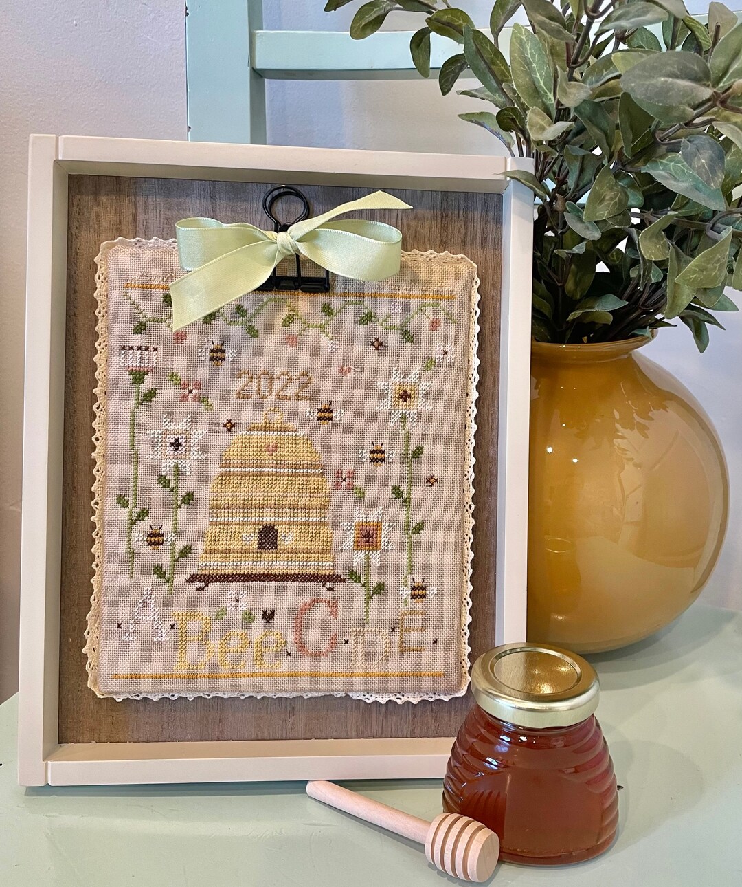 A Bee C Cross Stitch Pattern PDF - Etsy