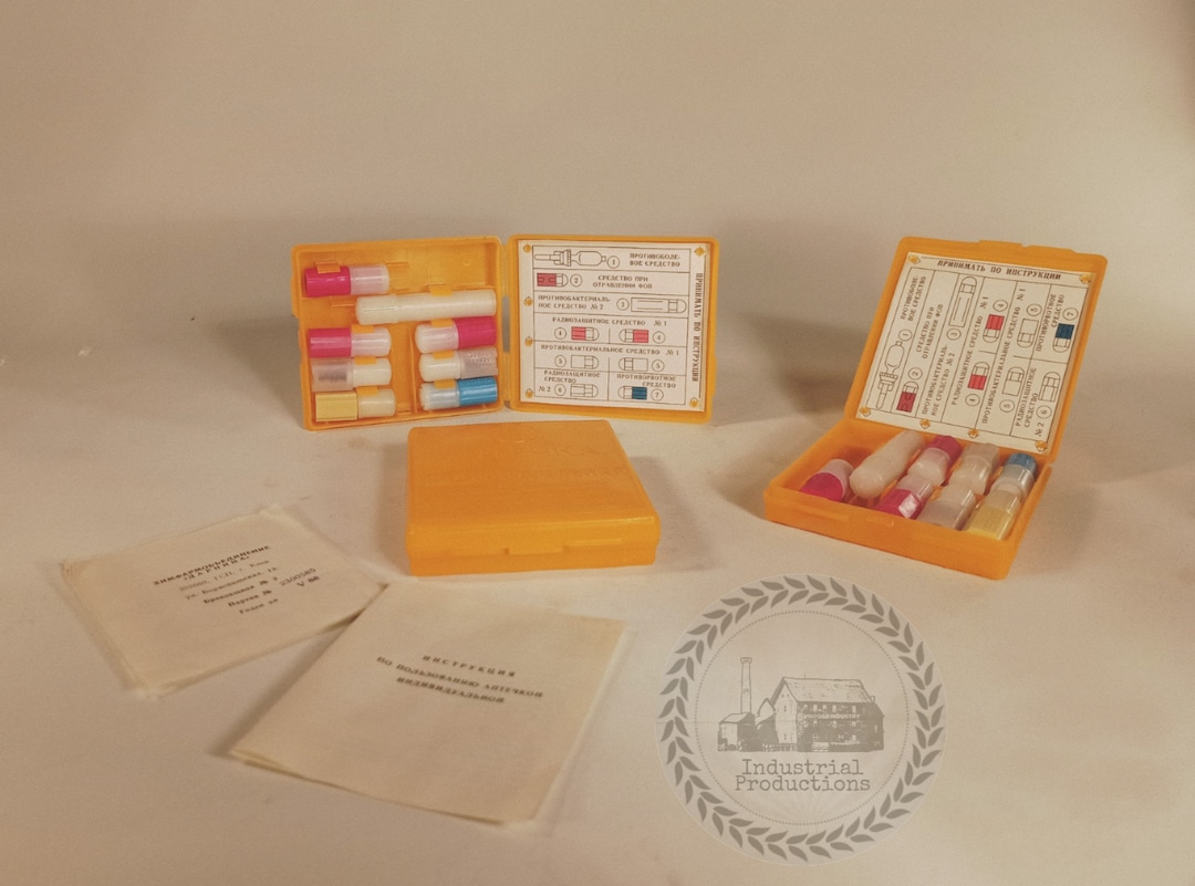 Vintage USSR Army AI-2 First Aid Kit Cold War Era Medic Box Ukrainian ...