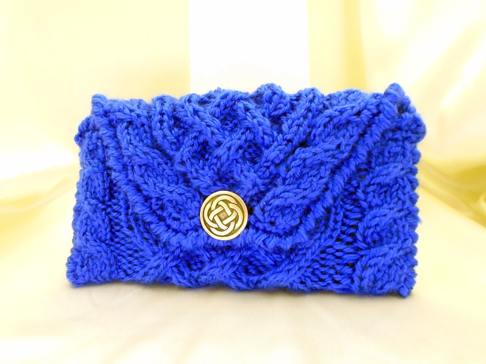 Knit Cell Phone Case Cable Knit Pattern ~ PDF Cable Knit Cozy ...