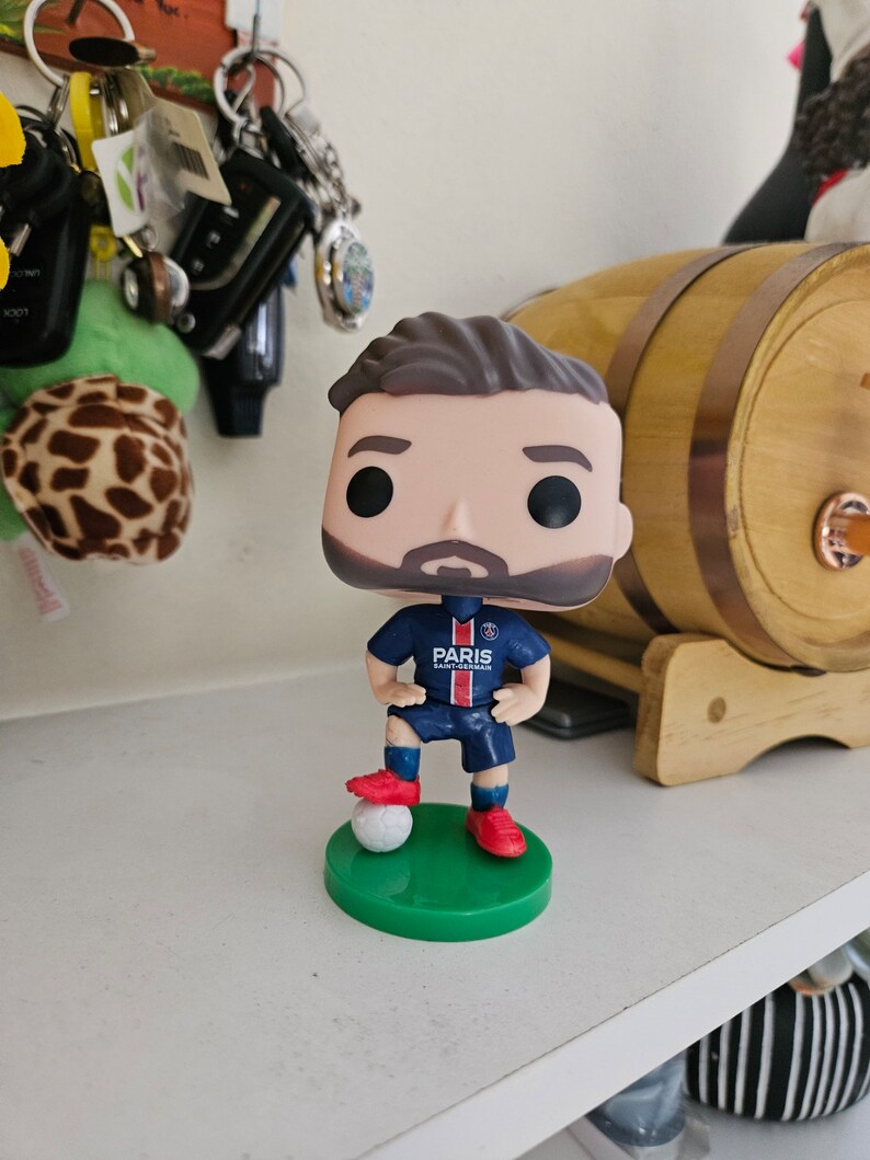 Lionel Messi Funko Pop Model PSG with Green Support Base, Doll in ...