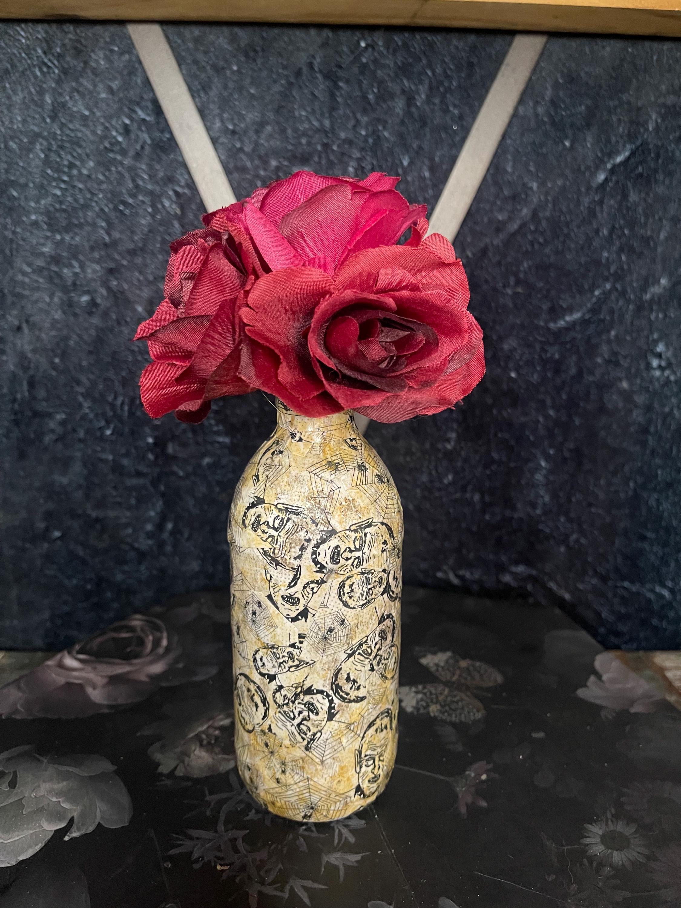 Scary Vintage Horror Images Vintage Dracula Image Vase With Flowers ...