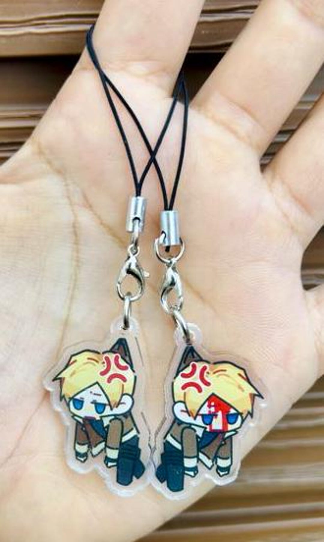 Leon Kennedy Charm Keychain! RE4 Leon Acrylic Keychain/ Resident Evil ...