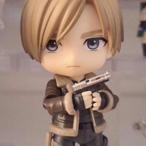 Leon S Kennedy Chibi/ Good Smile Company Resident Evil 4: Leon S ...