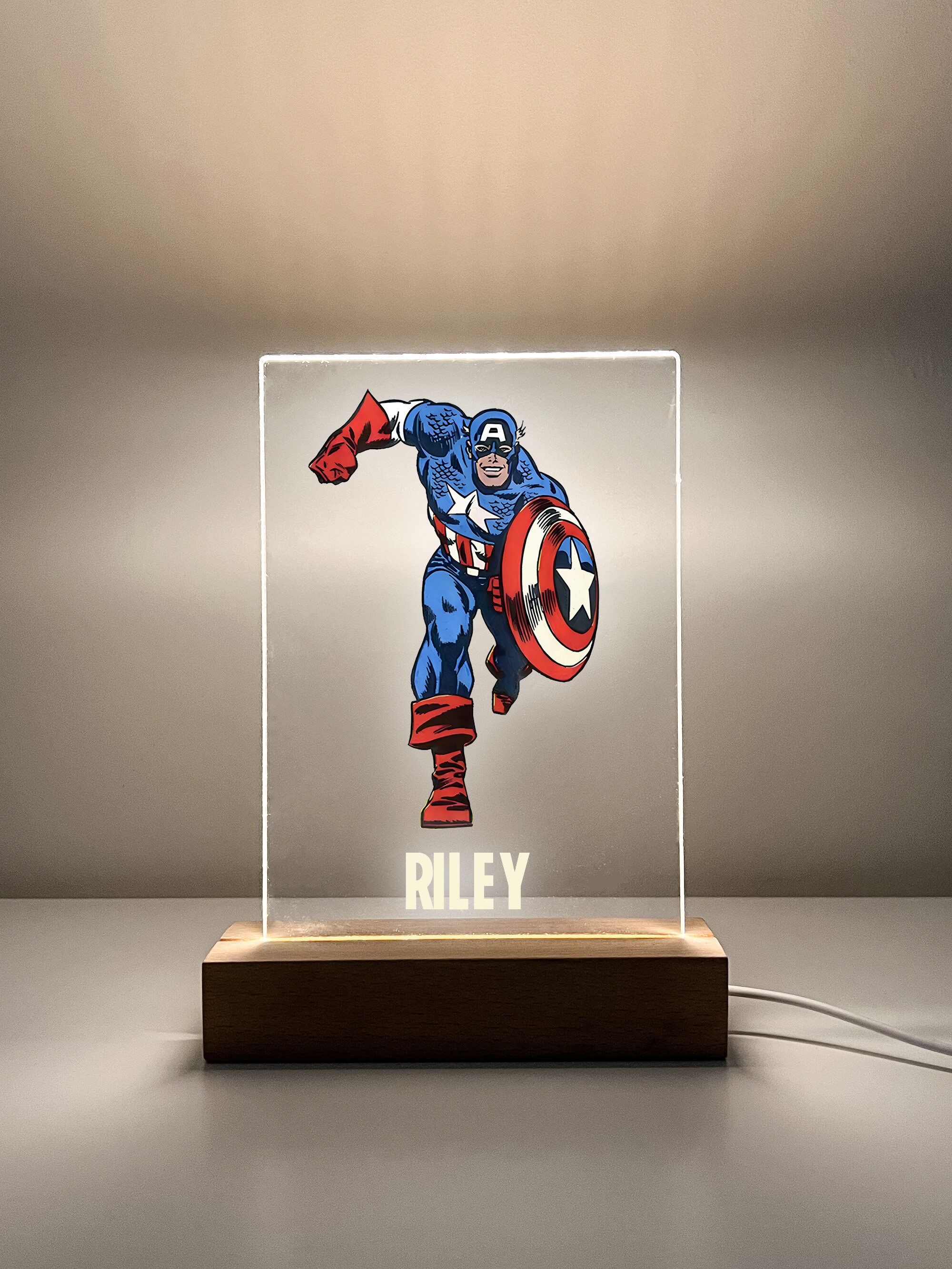 America Hero Night Light up LED Table Desk Lamp Stand Superhero Girls ...