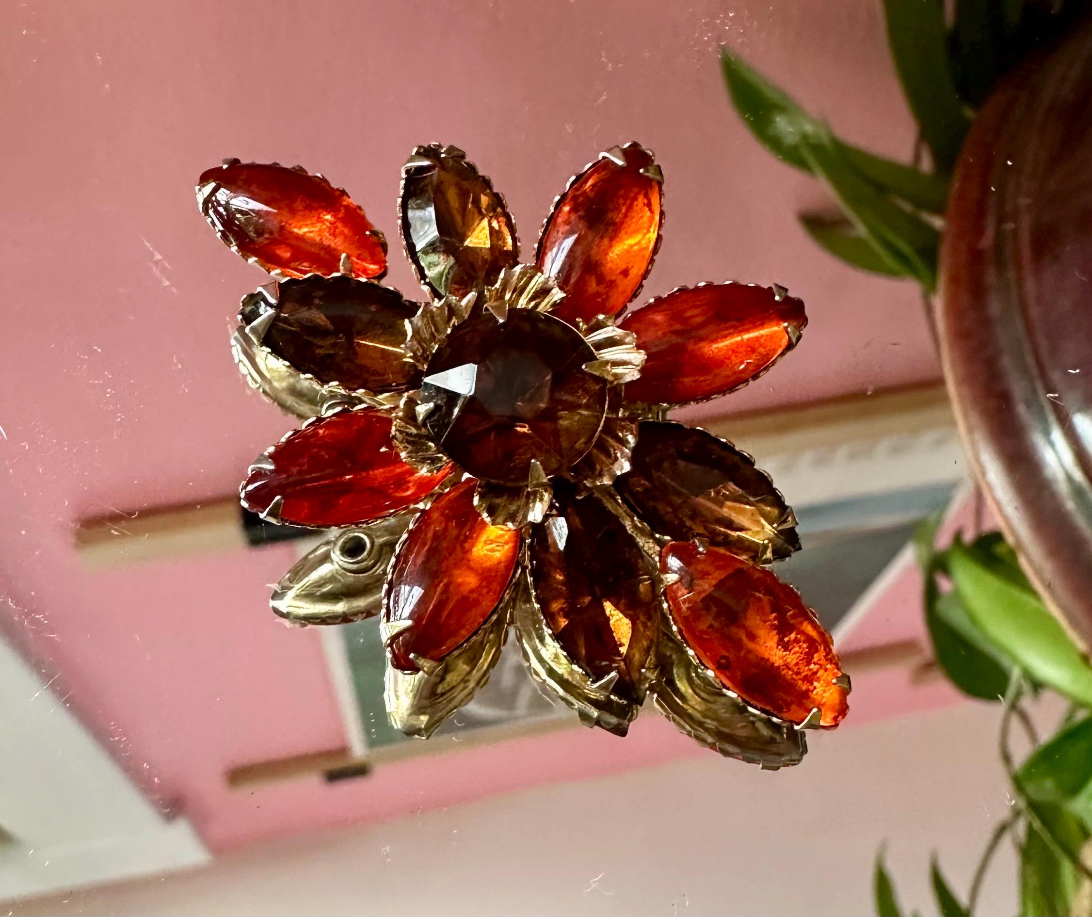 1950s Amber Glow and Root Beer Swirl Lucite Daisy Brooch - Etsy